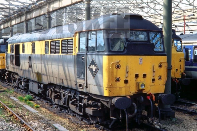 35MM SLIDE BR British Rail Diesel Loco Class 31 31110 Rugby 1994 ...