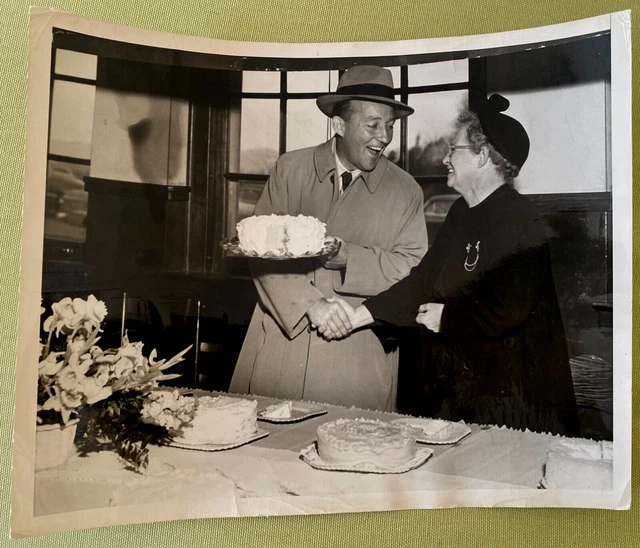 MR BING CROSBY EN 1963 : TIRAGE ORIGINAL D'ÉPOQUE DE L'ACTEUR AMÉRICAIN ...