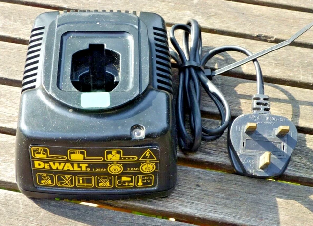 DEWALT NICD BATTERY Charger DE 9107 Good Used Condition & Working £14. ...