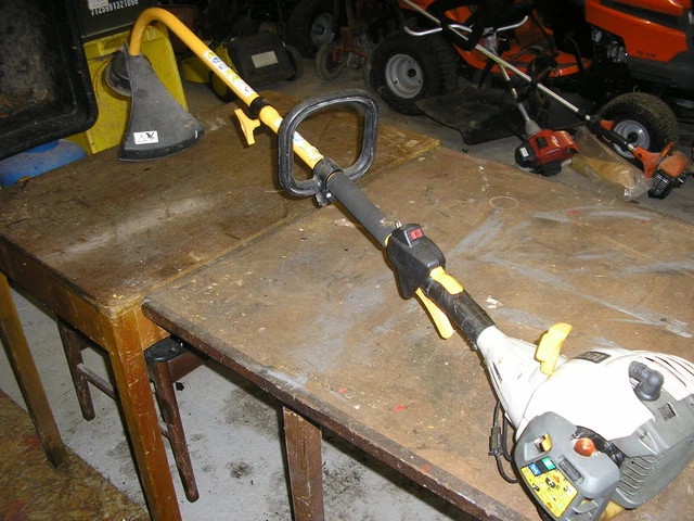 RYOBI RLT26CDS SPLIT-SHAFT petrol strimmer £34.99 - PicClick UK