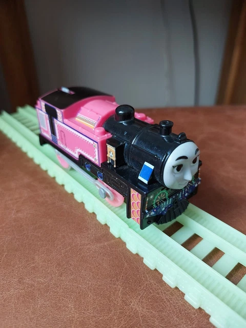 THOMAS TANK ENGINE & Friends Motorized Trackmaster Revolution Hyperglow ...