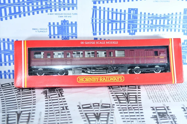 HORNBY R448. BR, Ex LNER, Brake 1st Composite Coach, Maroon, E10076E ...