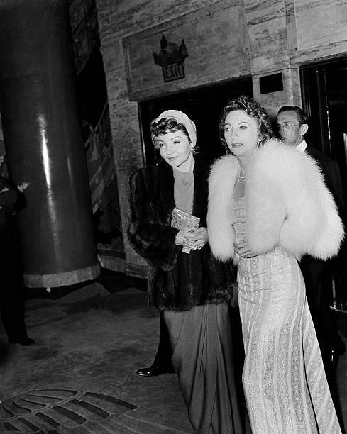 FRENCH ACTRESS CLAUDETTE Colbert Attends An Event 1940s OLD PHOTO $8.50 ...