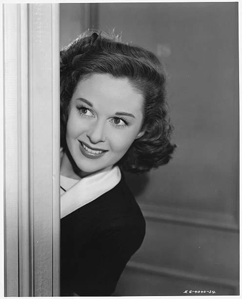 ACTRESS SUSAN HAYWARD Looking Around Corner 1950s Film Movie Star Old ...