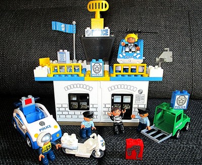 LEGO DUPLO LARGE Police Station Jail Police Station Electric Helicopter ...