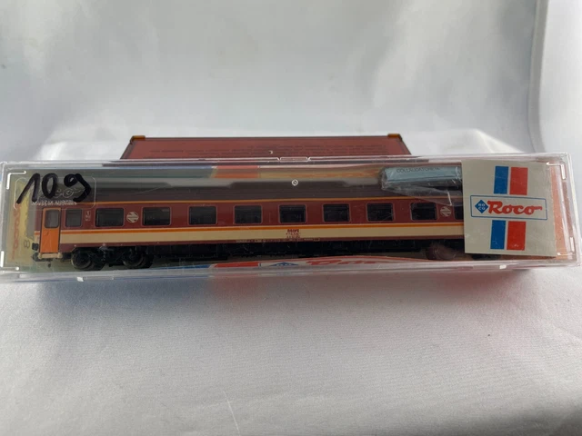 ROCO RENFE PERSONENWAGEN 1. Klasse mit Anbauteilen ? 24368 ? Spur N ...