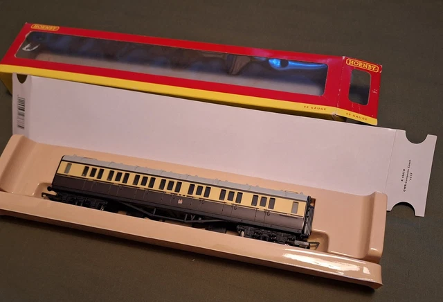 HORNBY R4065D GWR Collett Composite Coach 6519 in Chocolate & Cream £16 ...