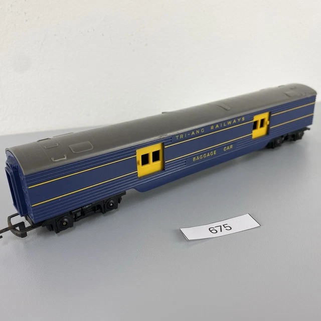 TRIANG RAILWAYS R.134 Baggage Car - Blue and Yellow - Good £4.99 ...