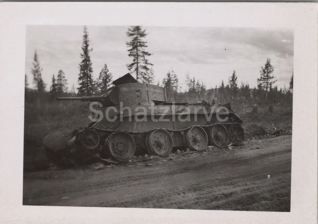 FOTO, 14. PZ. Abw. Komp., russischer BT-7 Panzer in Finnland 1941 (MJ ...
