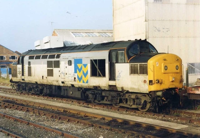 RAILWAY LOCOMOTIVE PHOTO Class 37 # 37201 At Poole 10-12-1991 Transport ...