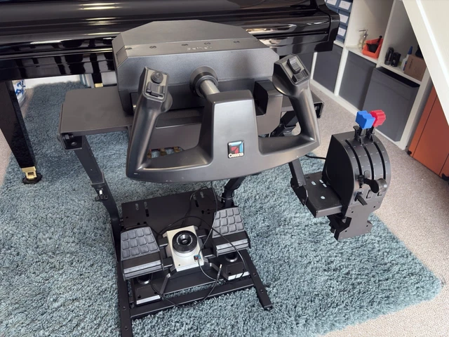 SAITEK LOGITECH PRO Flight Cessna Simulation Controls | Yoke & Rudder ...