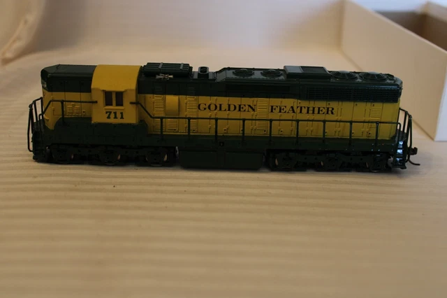HO SCALE ATLAS, SD35 Diesel Locomotive, Golden Feather, Green & Yellow ...