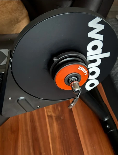 WAHOO KICKR CORE Smart Rollentrainer inkl. Wahoo Zwift Cog Upgrade Kit ...