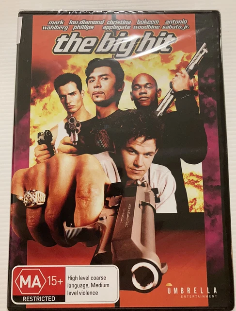 THE BIG HIT - Mark Wahlberg, Lou Diamond Phillips, Christina Applegate ...