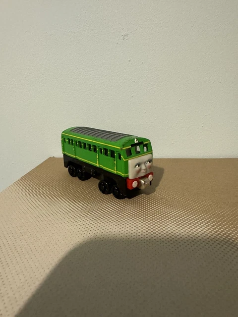 TAKE ALONG N play Thomas The Tank Engine & Friends Train DAISY £9.99 ...