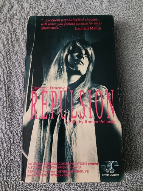 REPULSION (1965) STUDIO Entertainment / Off Hollywood VHS *RARE* Roman ...