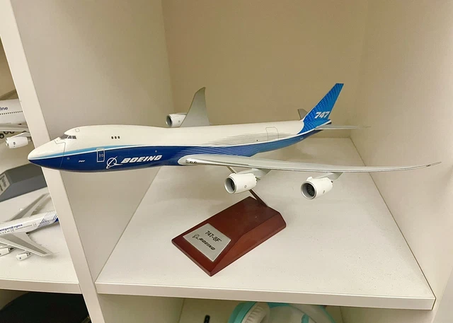 BOEING 1:200 PLASTIC Boeing House Colours B747-8 Freighter £50.00 ...