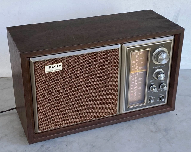 VINTAGE SONY FM AM Radio. Classic Wood Cabinet. Sounds Great. ICF-9550W ...