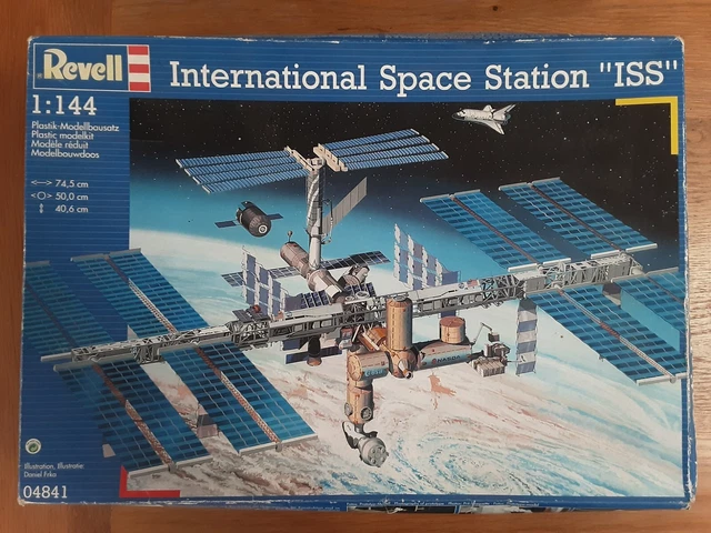 INTERNATIONAL SPACE STATION Iss Model Kit 1/144 25th Anniversaire ...