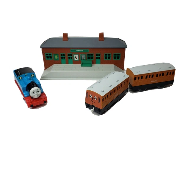 THOMAS TRACKMASTER, FFARQUHAR Station Railroad, Thomas, Annie, Clarabel ...