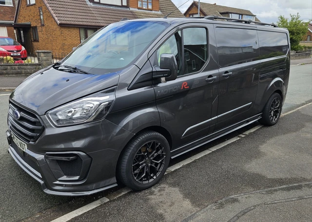 FORD TRANSIT CUSTOM Limited Motion R Design 2022 H1L2 185ps AUTO £ ...