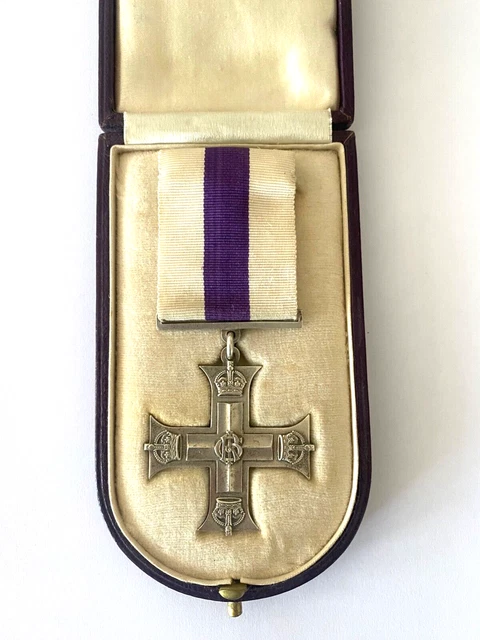 ORIGINAL WW1 MILITARY Cross Medal Unnamed And With Case As Issued EUR ...