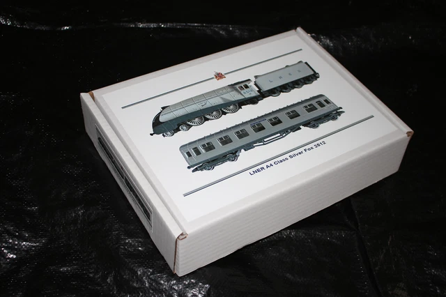 STORAGE BOX FOR HORNBY or BACHMAN OO Gauge SILVER FOX LNER Class A4 4-6 ...