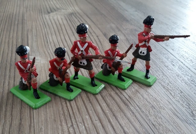 BRITAINS DEETAIL TOY Soldiers Napoleonic Waterloo 5 British Infantry £ ...