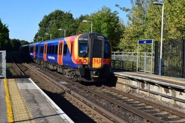 PHOTO CLASS 450 Unit 450456 Enters Ash Station £1.95 - PicClick UK