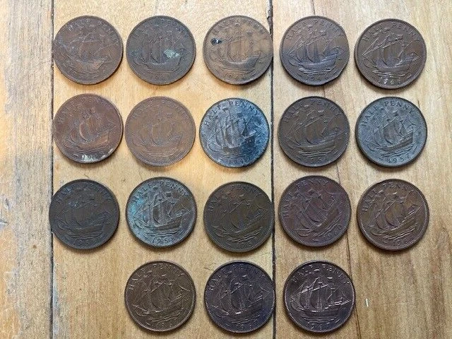 18 X OLD HALFPENNY COINS 1938 - 1967 ALL COINS UNCLEANED IN CIRCULATED ...