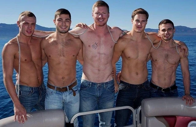 SHIRTLESS MALE BEEFCAKE Muscular Hunk Group Bare Chest Boaters PHOTO ...