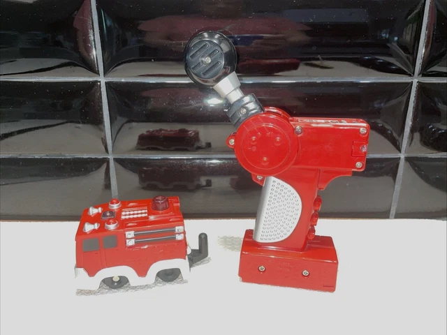 GEOTRAX FIRE TRUCK RC Rapid Rescue Train Remote Control & Locomotive ...