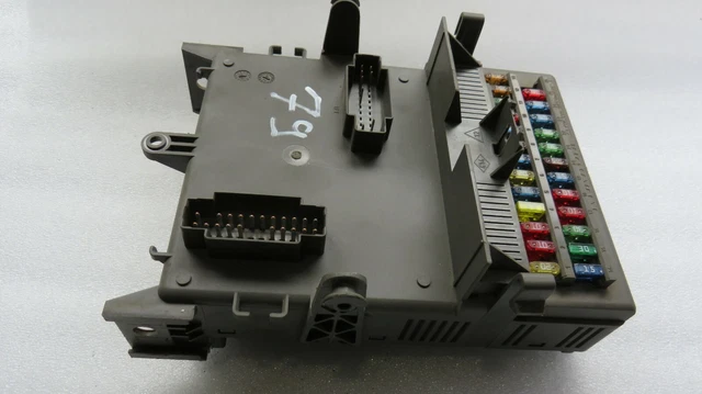 RENAULT ESPACE LAGUNA - Sicherungskasten / FUSE BOX 8200004201E ...