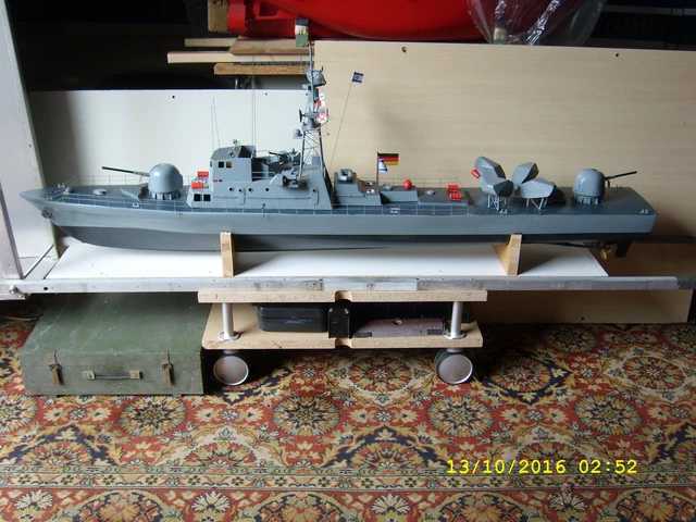 SCHNELLBOOT RESHEV(ISRAEL) CA.1,95M lang Modellschiff RTR Vitrine ...