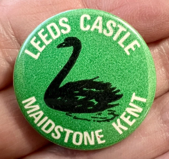 VINTAGE LEEDS CASTLE MAIDSTONE KENT Green w/Black Swan Pinback Button ...