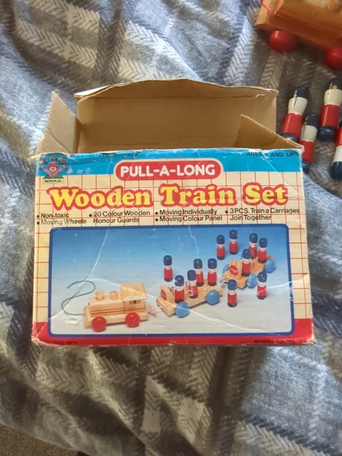VINTAGE WOODEN TRAIN set with 20 peg soldiers pull along counting toy ...