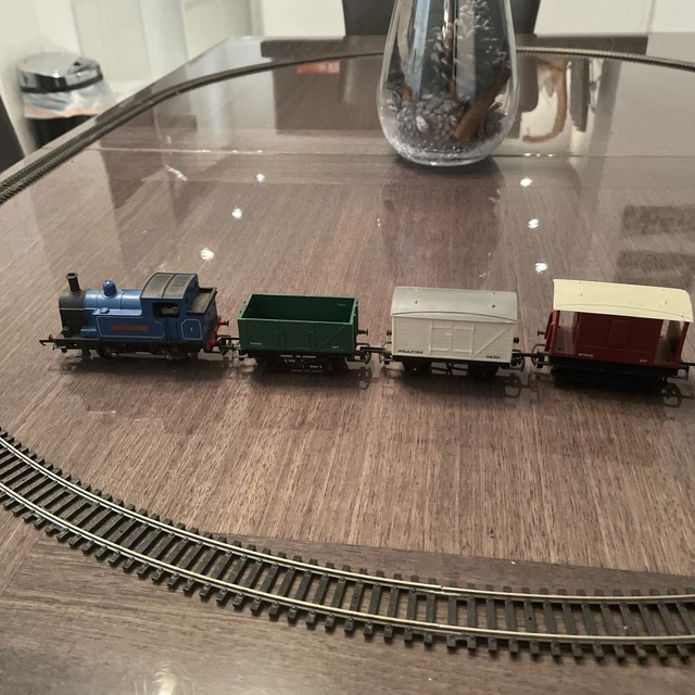 TRIANG RS24 TRAIN Pack Nellie 0-4-0 Steam Loco And 3 Goods Vehicles £26 ...