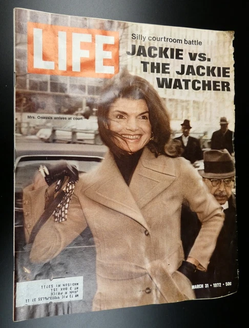 VINTAGE LIFE MAGAZINE 1972 Jackie Onassis vs The Jackie Watcher £7.89 ...