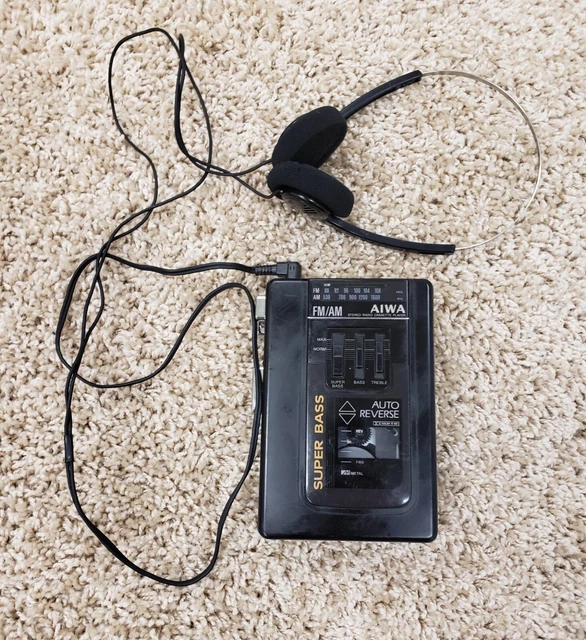 AIWA WALKMAN - AM/FM Stereo Radio Cassette Player HS-T220 W/ Original Headphones EUR 46,99 ...