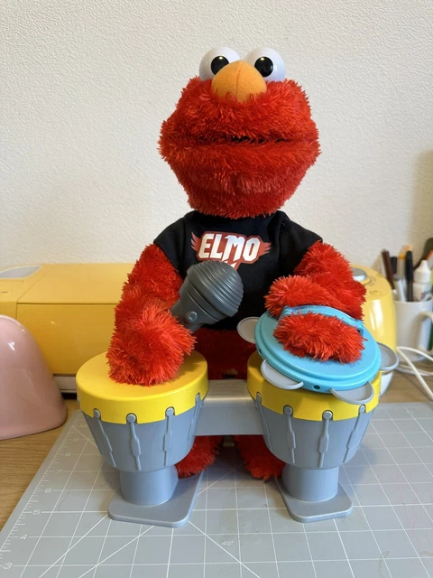 HASBRO SESAME STREET - Let's Rock Elmo - Interactive Singing 14" Plush ...