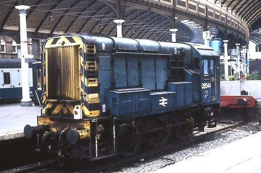 ORIGINAL COLOUR SLIDE of 08544 BR class 08 diesel shunter loco £2.25 ...