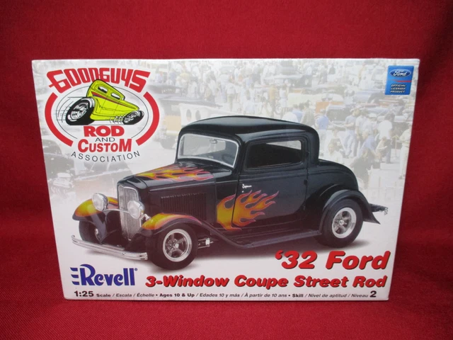 1932 FORD 3-WINDOW Coupe Street Custom Hot Rod 32 Revell-Monogram 1:25 ...
