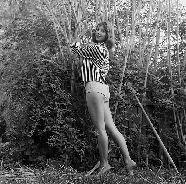 MODEL VIKKI DOUGAN Poses In Los Angeles California 2 Old Movie Photo $9.00 - PicClick AU