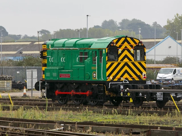 CLASS 08 NO 08567 in green at eastleigh works 1 £1.40 - PicClick UK