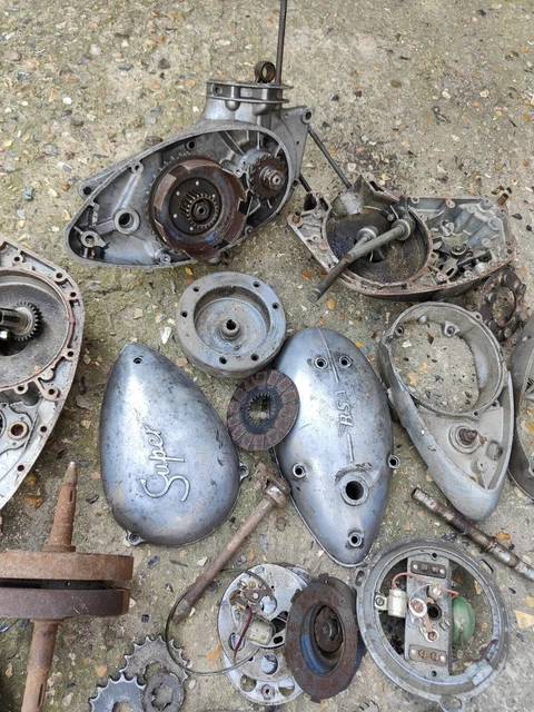 BSA BANTAM D7 And D10 ENGINE GEARBOX PARTS JOBLOT Two Engines £250.00 ...