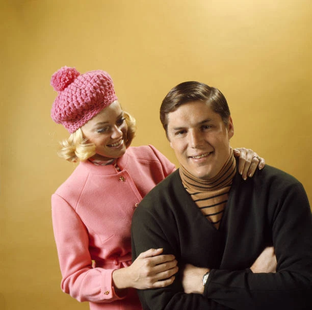 NEW YORK METS pitcher Tom Seaver and his wife Nancy Seaver posing - Old ...