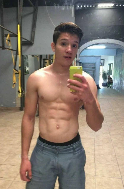 Shirtless Muscular Male Cute Beefcake Gym Jock Hot Dude Photo 4x6 B2303