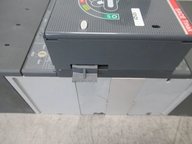 ABB T4N250 DISJONCTEUR 4 Pôles 150 Ampère EUR 604,03 - PicClick FR