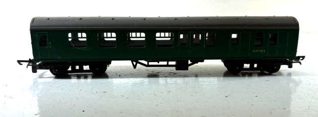 TRI-ANG TT GAUGE S4718S Southern Green Brake Second Coach Model Railway ...
