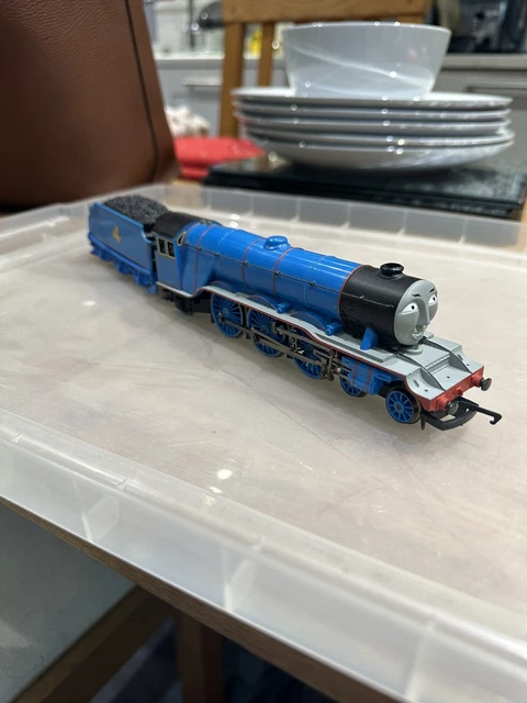 THOMAS THE TANK Engine Hornby Set £5.00 - PicClick UK